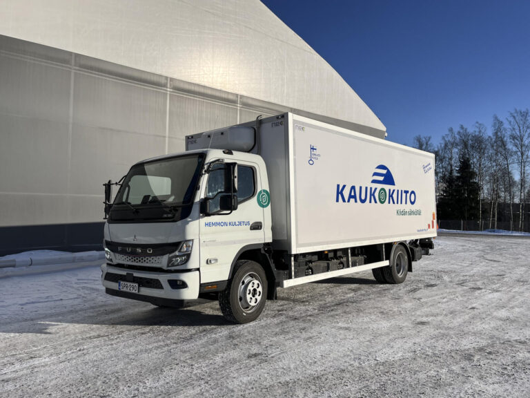 Kaukokiito investoi kahdeksaan täyssähköiseen kuorma-autoon | Kuljetus ...